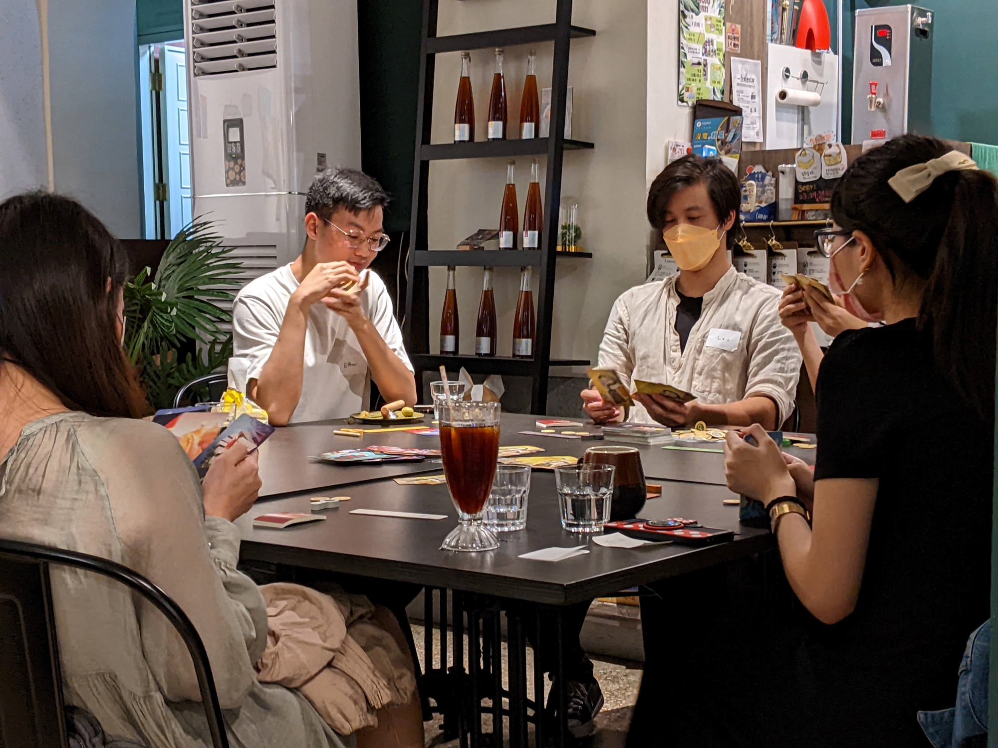 3/18 週六晚上「當代藝術館」：MOJO 1921 咖啡廳，玩桌遊，認識朋友｜Accupass 活動通