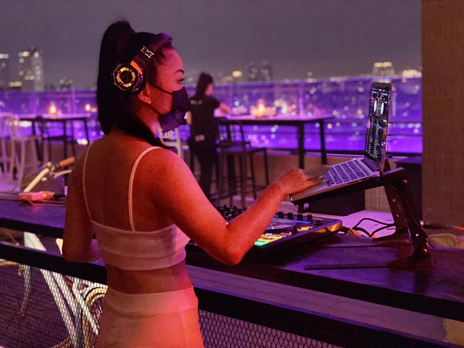 【12/9】頂樓夯肉吧 ft.DJ Rooftop BBQ X DJ｜Accupass 活動通