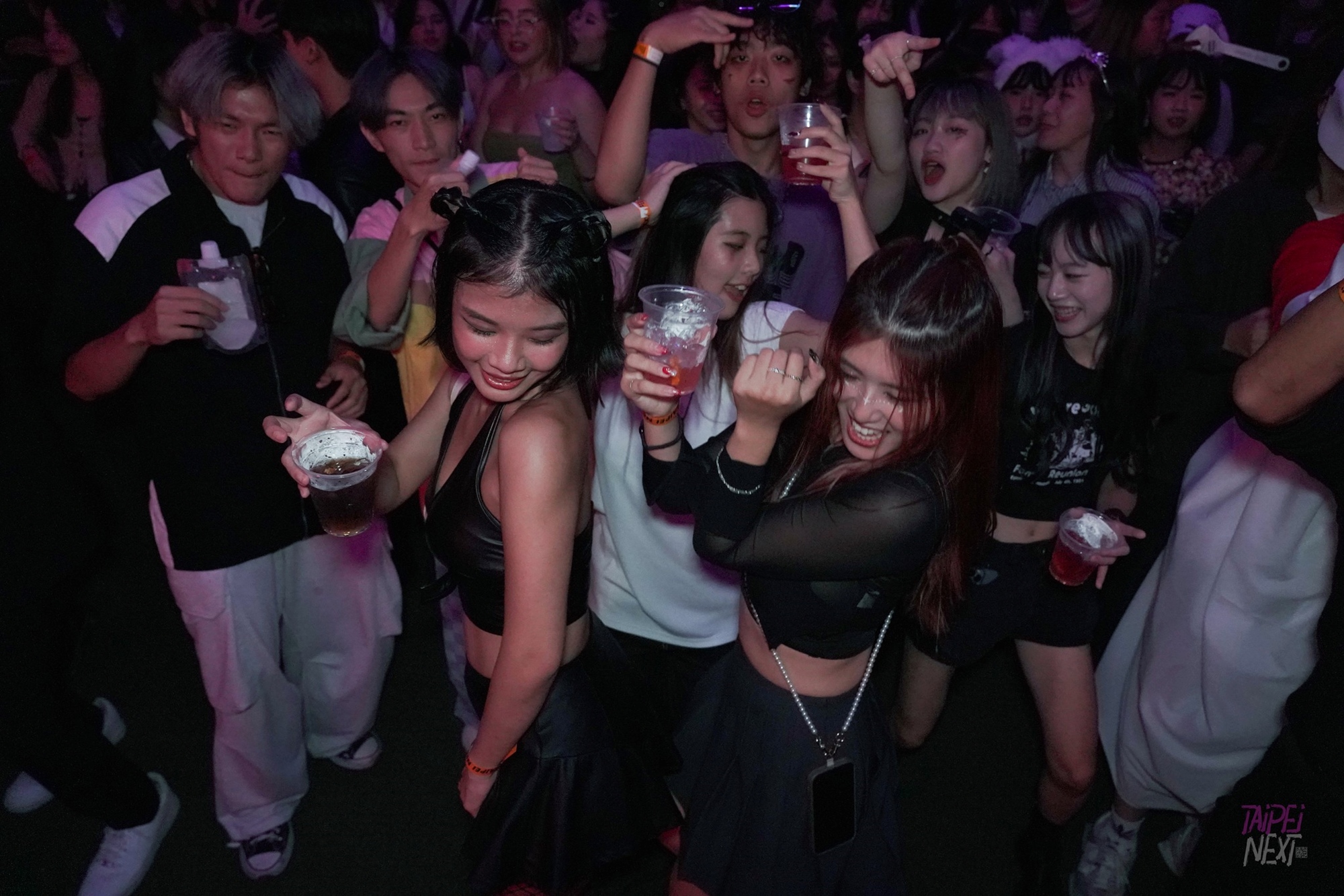 Luminesce 跨年派對 2024 @ Big Top Maji ｜Accupass 活動通