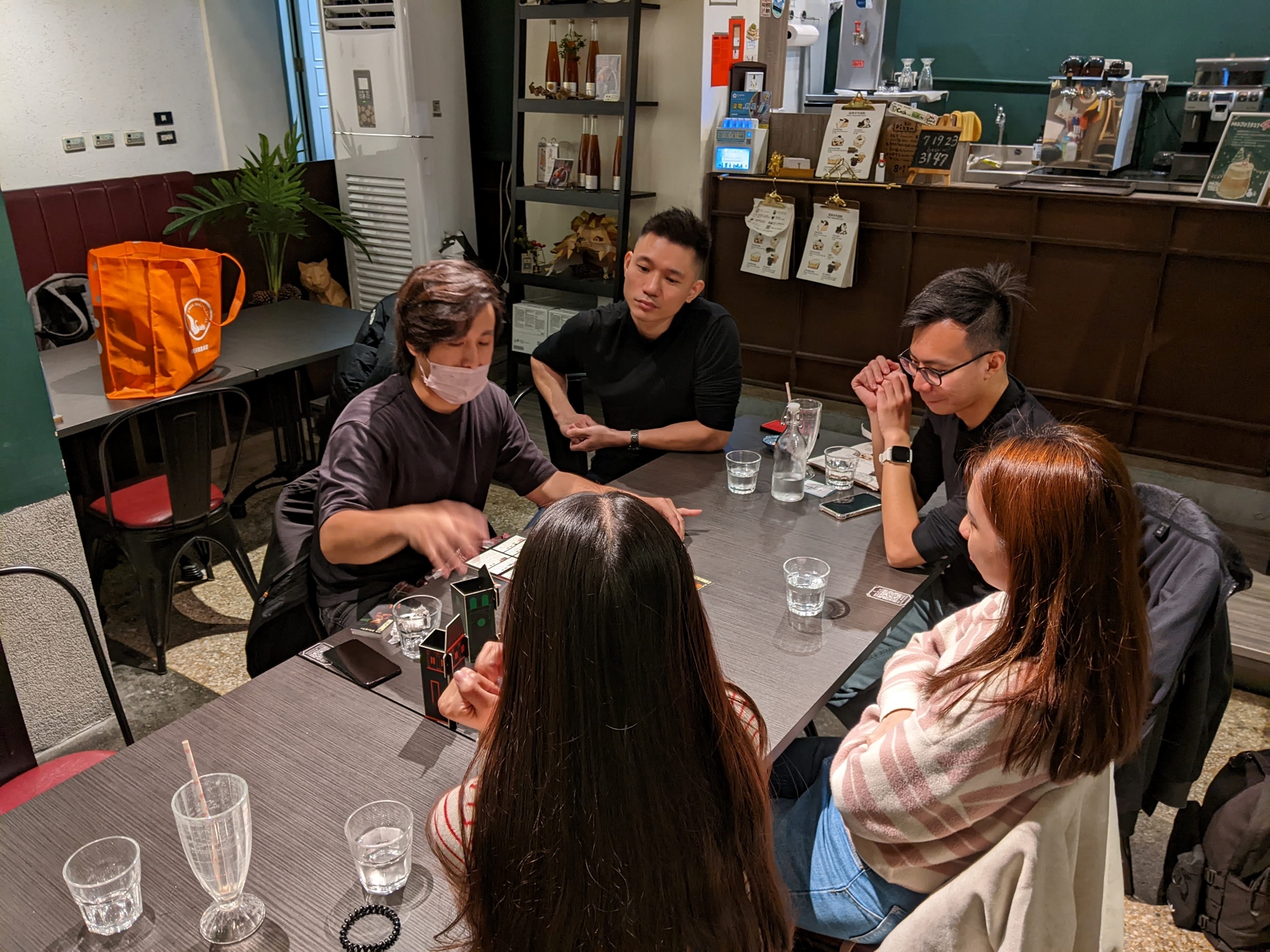 1/12（五）、1/27（六）「當代藝術館」：MOJO 1921 咖啡廳，玩桌遊，認識朋友｜Accupass 活動通