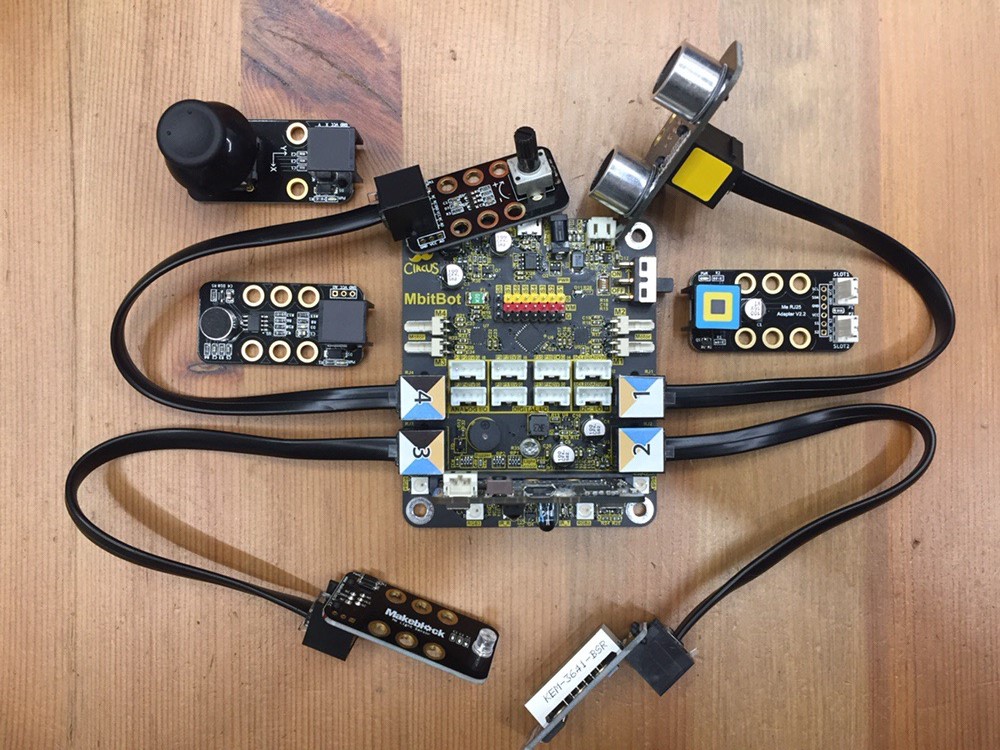 【創客萊吧 MakerLab】STEAM首選課程_micro:bit X MbitBot 創造Q腳獸｜ACCUPASS 活動通